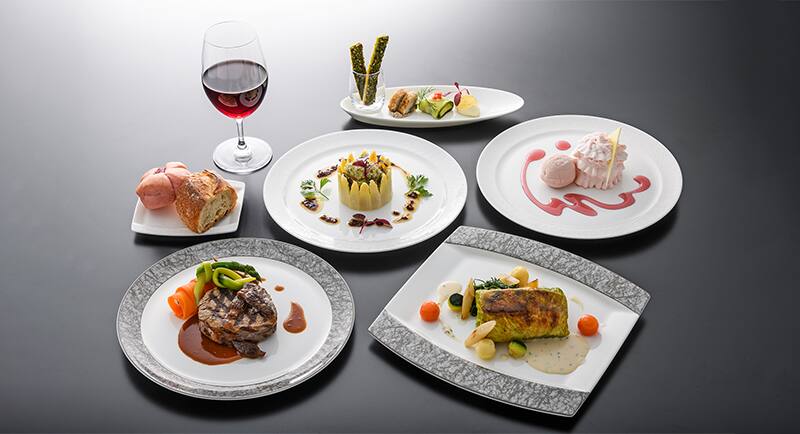 ANA FIRST CLASS Dining/Drinks|International flights|ANA